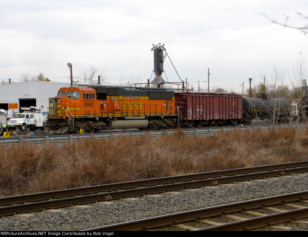 BNSF 8963